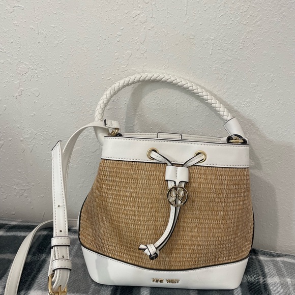 Nine West | Bags | Nine West White And Tan Shoulder Bag With Gold ...